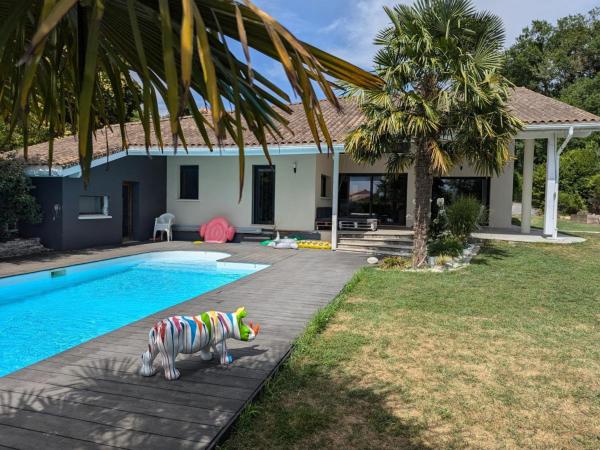 Maison Moderne à Soyaux Avec Piscine Privée Et Parking - Fr-1-653-279 - Angoulême