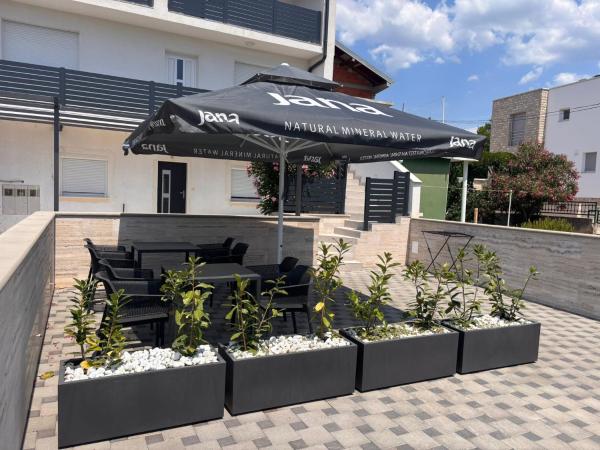 Apartment In Pirovac With Balcony, Air Conditioning, Wi-fi (4717-2) - Pirovac