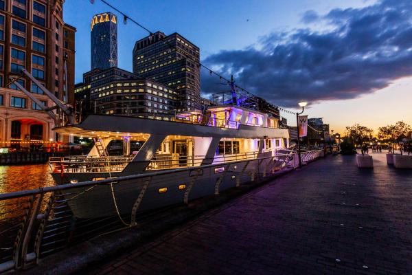 The Canary Yacht - Waterloo