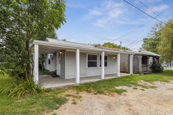 3 Charming Cottages On Gotl Strip - Sleeps 10 - Geneva-on-the-Lake, OH