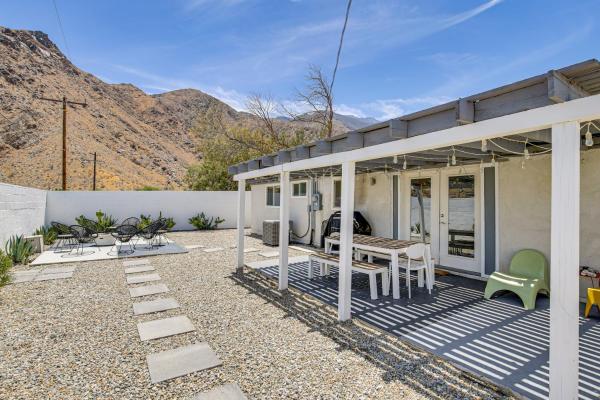Home With Stunning Mountain Views In Palm Springs! - Cabazon, CA