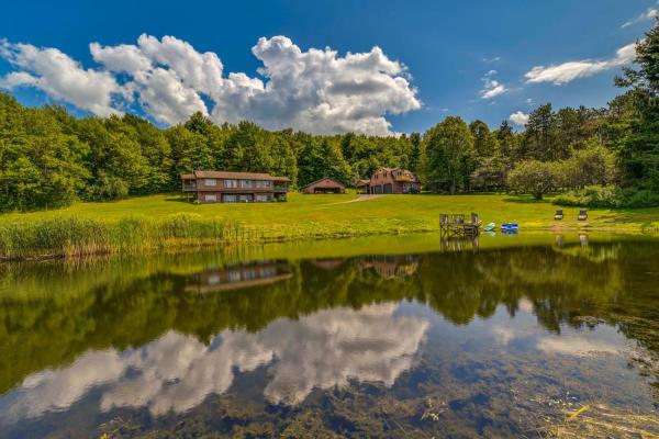 Pet-friendly Catskills Home With Serene Pond! - Hobart, NY