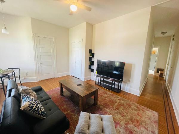 Bright & Charming 15br In Elkins Park - Chestnut Hill, PA