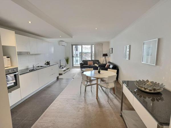 Spacious City Centre Apartment - Canberra