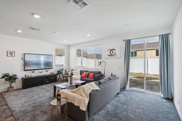 Entire Private 4-br, Mountain Edge, New House, Ranch, Gated Yard, Available Now - Hemet, CA