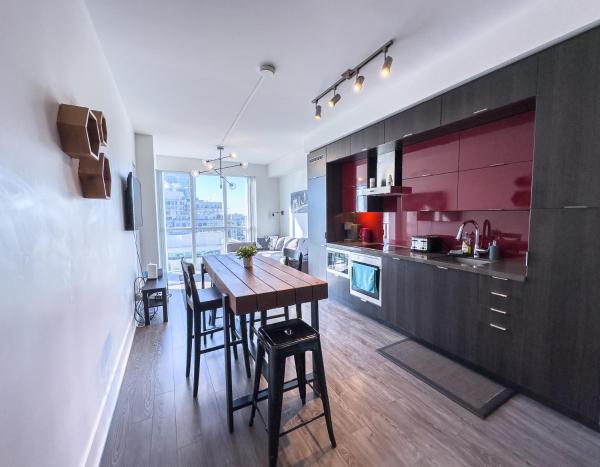 Comfy Front Wellington Suites Cn Tower Rogers Centre & Free Parking - Toronto