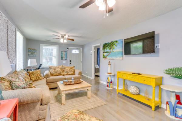 Beachy Home In Heart Of Beaufort With Pool Access - Beaufort, SC
