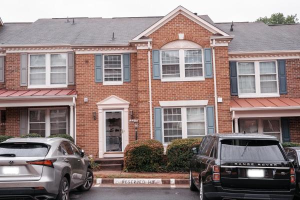 Cozy Stay Springfield Townhome - Fairfax, VA