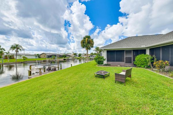 Private Fishing Dock! 2,300-sq-ft Gulf Cove Home - North Port