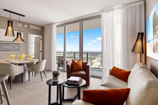 42nd Floor Penthouse 3 Bdr In Hyde Beach House - North Miami, FL