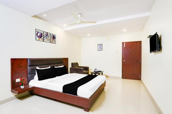 Super Townhouse Gudivada Formerly Sistla - East Godavari