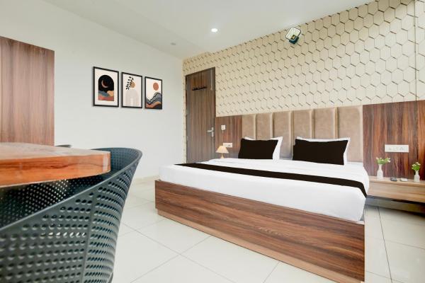 Super Collection O Sherpur Road Near Mohan Dai Oswal Hospital - Ludhiana