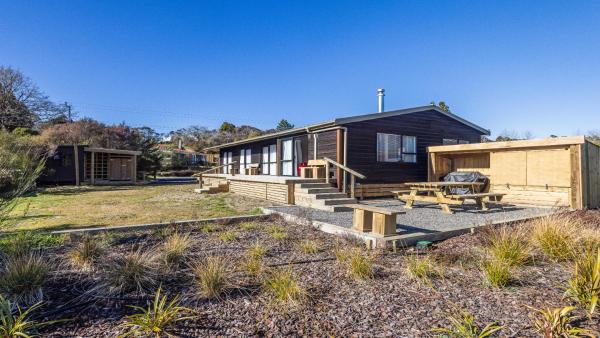 Railside Chalet - Raurimu Holiday Home - National Park - New Zealand