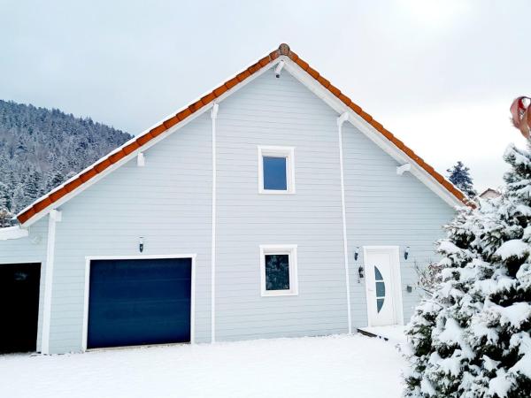 Chalet Récent - Billard - Babyfoot - Ping Pong - Mini Golf - Wifi - Jardin - Terrasse - 4 Chambres - 2 à 8 Personnes - Gérardmer