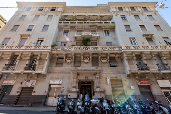 Lovely Apartment With Balcony Via Nizza - Happy Rentals - Genoa