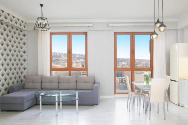 Beautiful 2-bedroom Apartment With An Amazing View - Armenia