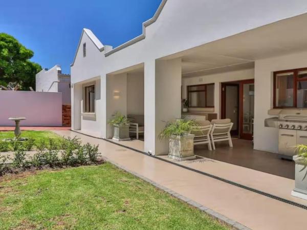 Whales & Wonders Guesthouse - Hermanus