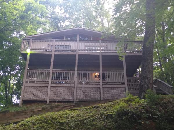 Gatlinburg Hideaway With Fireplace & Deck - Gatlinburg