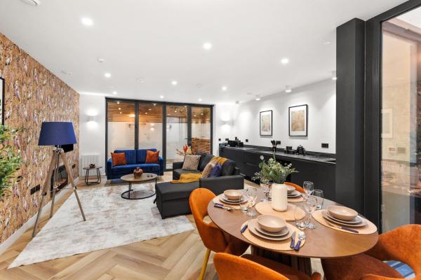 Luxe Duplex Apartment Fulham With Outdoor Patio - Surbiton