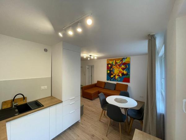 Cozy Apartment In Piątkowo - Poznań