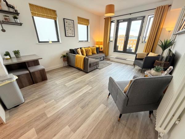 The Penthouse Margate, Balconies, Sea View, Gated Parking, Air Con! - Birchington-on-Sea