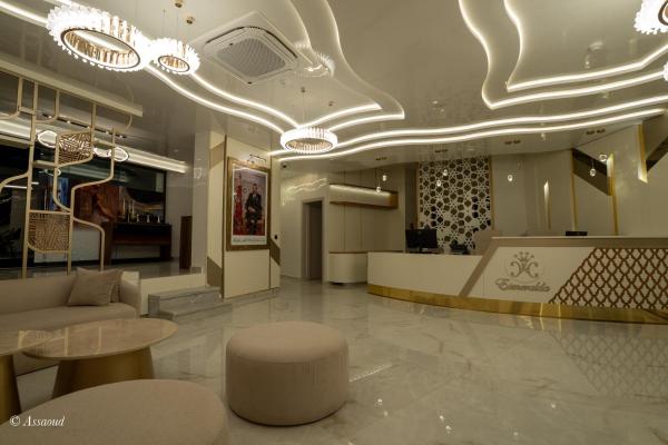 Hotel Esmeralda - 紗富彎