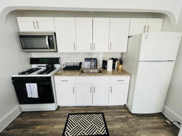 1 Bedroom 1 Bath Apartment In Melrose Park - Bucks County, PA