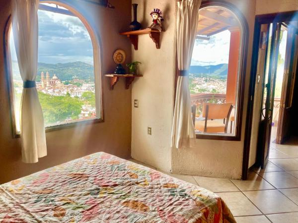 Entre El Sol Y La Luna - Taxco