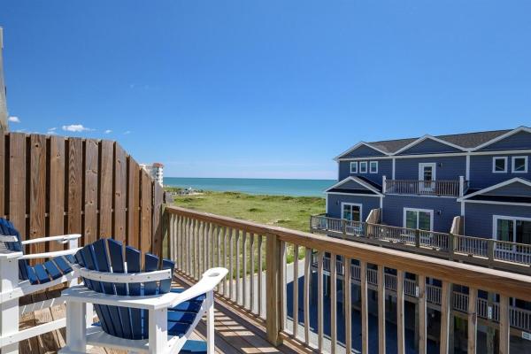 Pelican's Treasure- Oceanfront Retreat With Hot Tub - North Topsail Beach