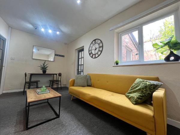 Spacious 3 Bed Home In Manchester - Mánchester