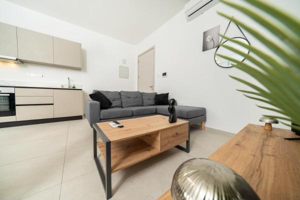 1 Bedroom Flat In Aglatzia - Nicosie