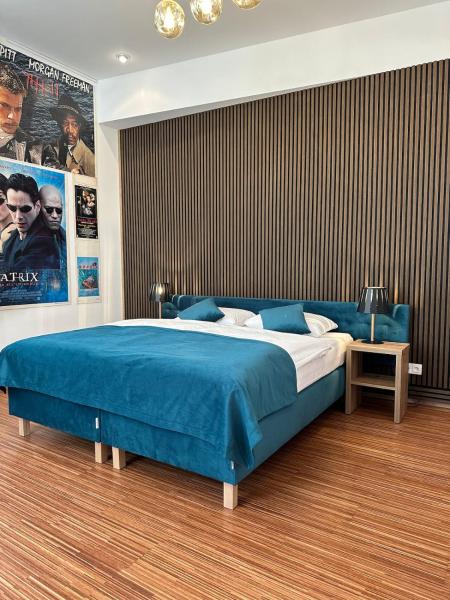 Postersapt3-cozy Cinema Vibes - Vienna Central Station