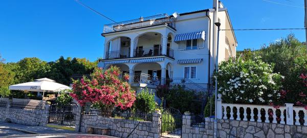 Apartments Desiree & Daniel - Jadranovo