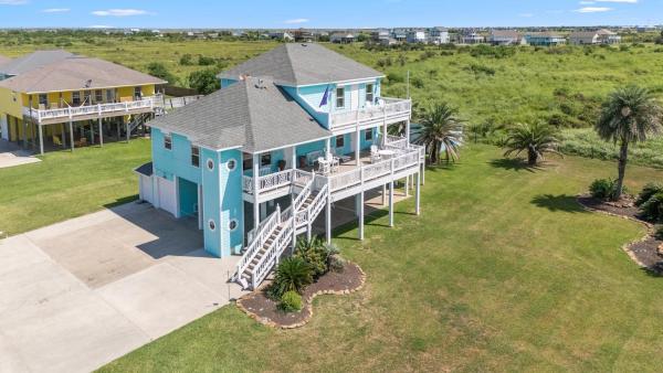 Views, 3 King Suites, 15 Guests - Bolivar Peninsula, TX