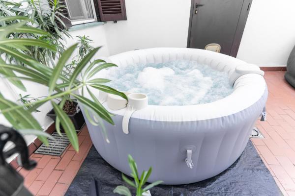 Zen Jacuzzi Retreat Mit Terrasse Garage Und 24 7 Check In Netflix Und Disney Plus - Casale Monferrato