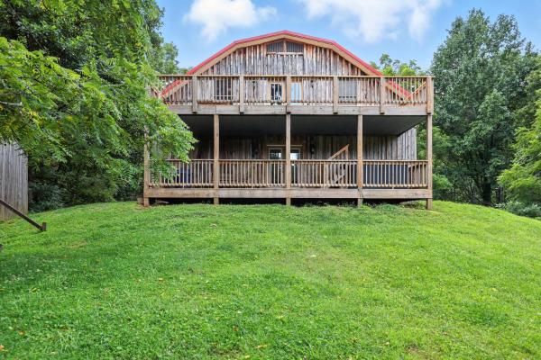 Secluded Mountain Retreat With Stunning Views Home - Roan Mountain, TN