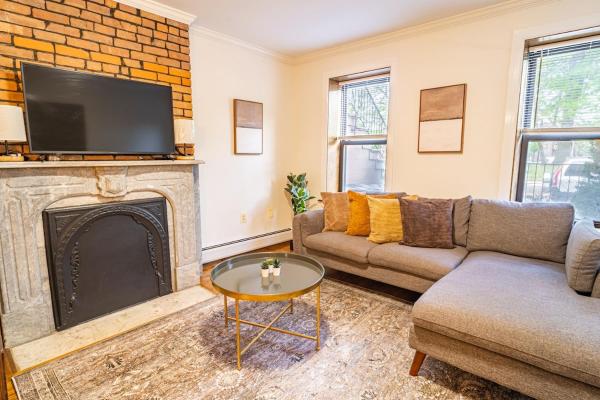Roomy Apt Near Liberty State Park & Nyc Transit - Jersey City, NJ