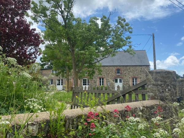 France Terraced House Near White Sand - Portbail