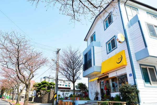 Ganderak Guesthouse - South Korea