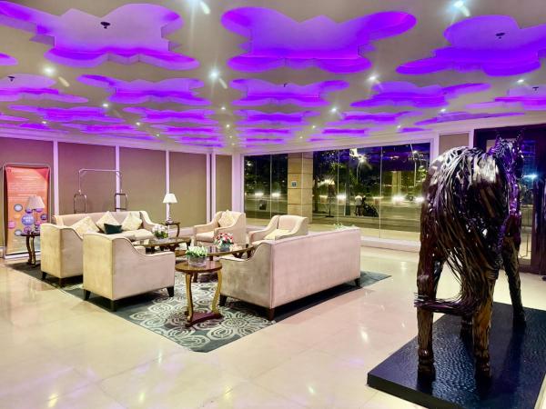 Condo Monarch Parksuites - Imus