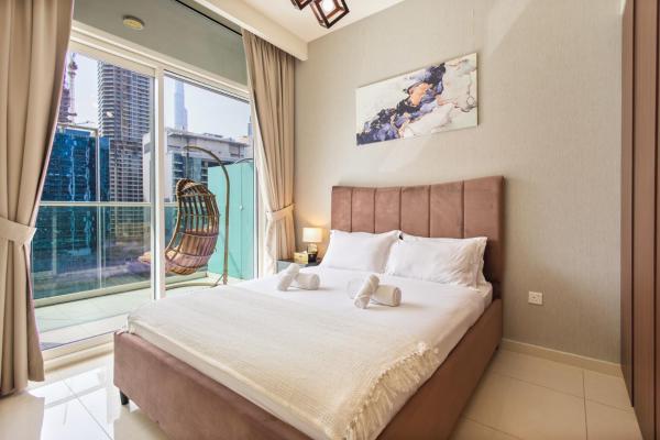 Comfy 1br With Large Balcony - 15-min To Mall & Burj - Dubai