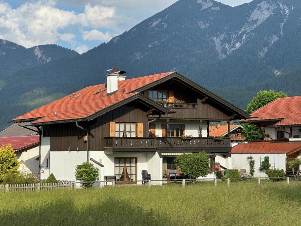 Ferienwohnung Alpina 2 - Mittenwald