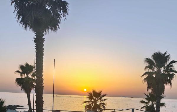 Fiona's Sea View Apartment - Qerret