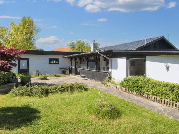 8 Person Holiday Home In Ebeltoft - Ebeltoft