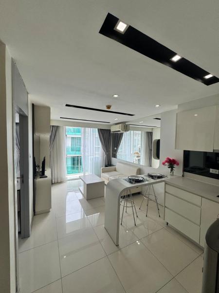 Modern 1br Condo Near Soi Bukouw - Jomtien