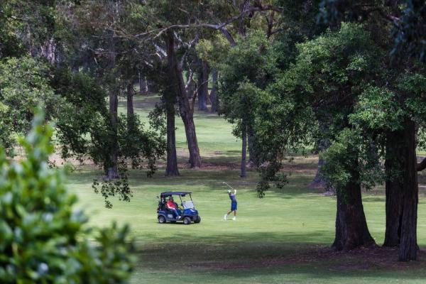 Ocean & Golf - Mollymook