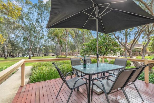 Riverfront Escape - Pool Fun And Space For Everyone - Echuca