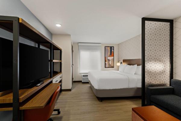 Everhome Suites Portsmouth - Newington - 엑서터
