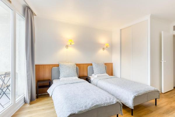 7mn Walk To Metro, In Aparthotel - Courbevoie
