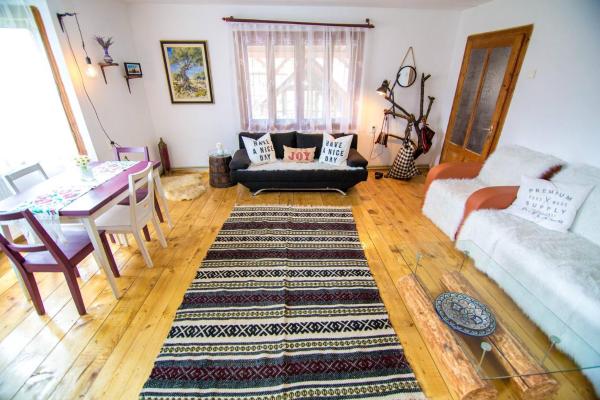 Aura's Guest House - Pojorâta